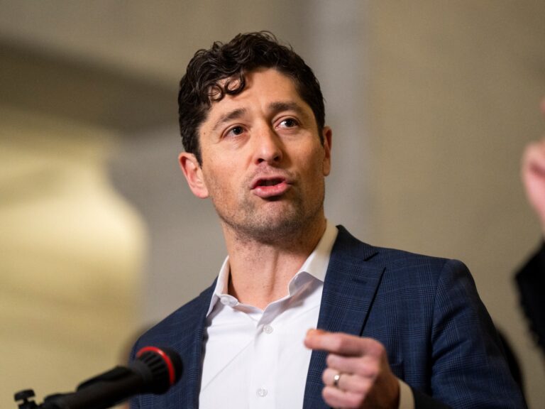 Minneapolis mayor says reported DOJ probe ‘intimidation’ amid ICE raids ...