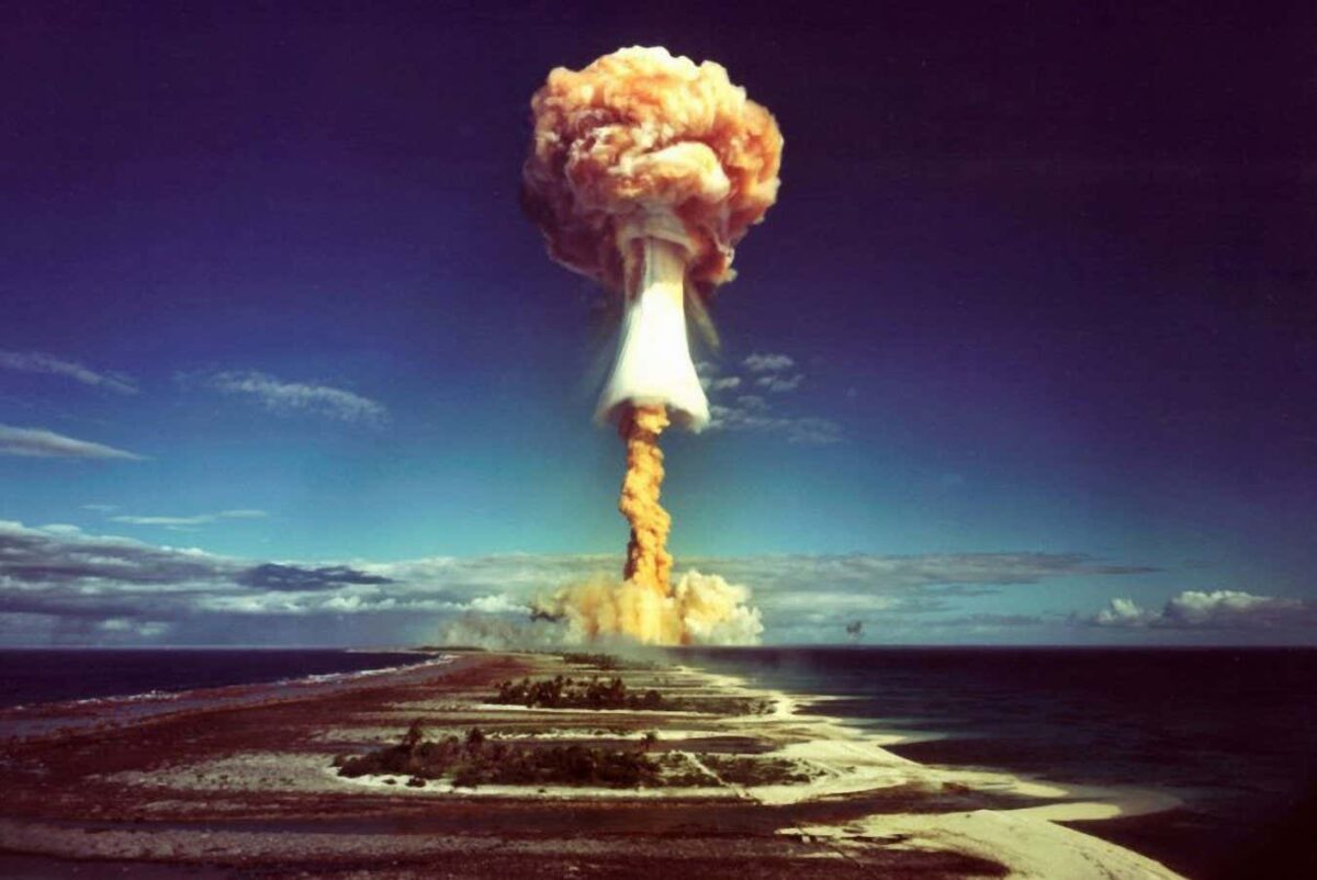 AIs can’t stop recommending nuclear strikes in war game simulations ...